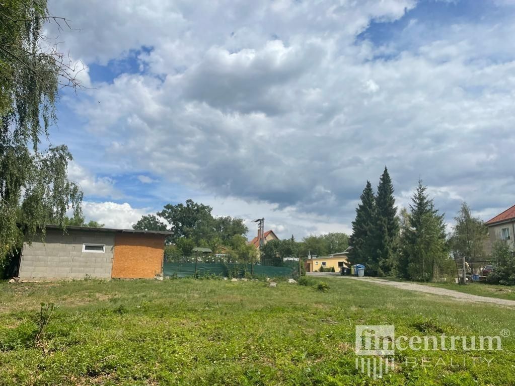 Pozemky na prodej Modlany - 9 pozemků | Realingo